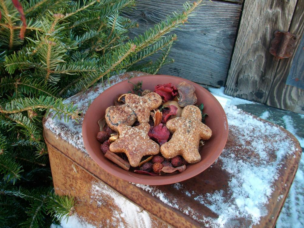 Gingerbread Man, Girl, And Star Dough Ornament Bowl Fillers on Luulla