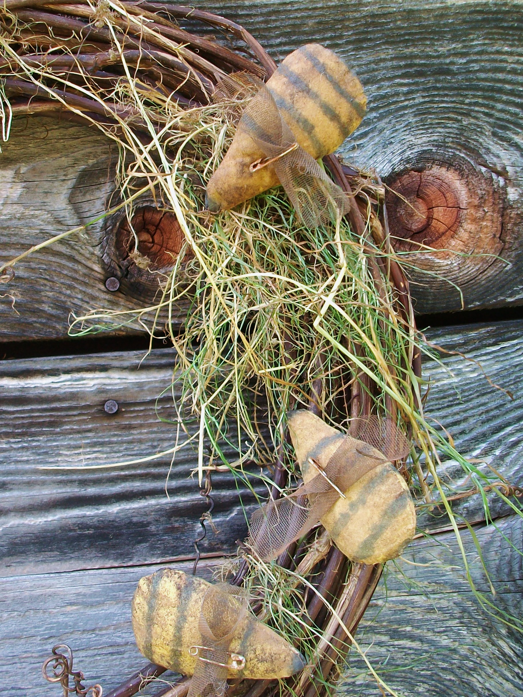 Primitive Bee Plant Pokes - Set Of 3 on Luulla